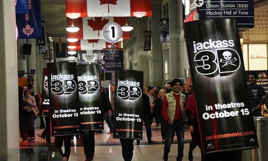 10 Extraordinary Examples of Human Billboard Advertising - Grassroots ...