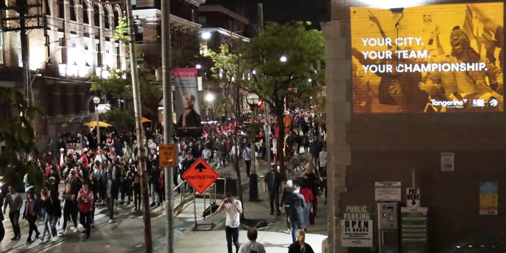 Evaluating Pros and Cons of Guerilla Advertising - Grassroots ...