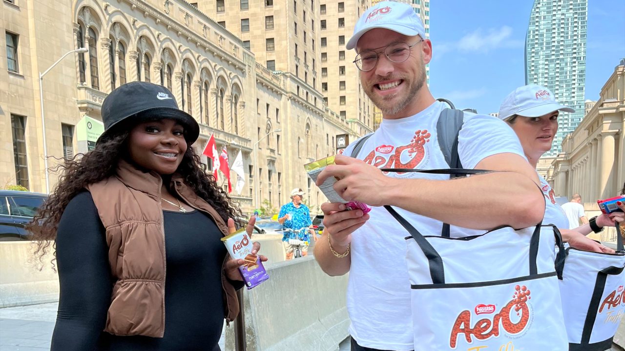 Street Team Advertising & Sampling | Grassroots Advertising Inc